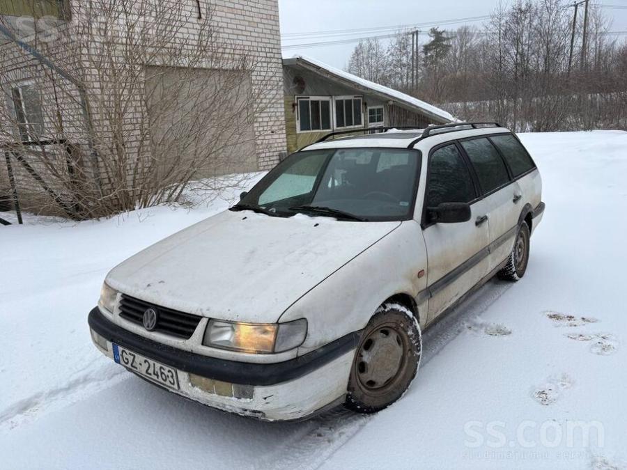Белый Фольксваген Пассат Б4 1994 в Гулбене, объемом двигателя 1.90 л и пробегом 308 тыс. км за 880 €, фото 6 на AUTOMOTO.COM.LV