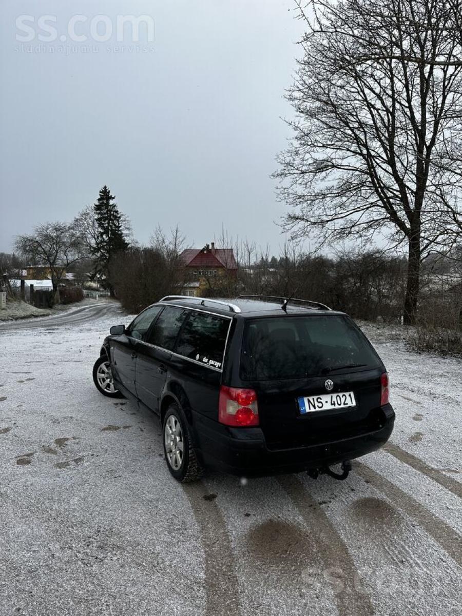 Black Volkswagen Passat B5 2003 in Cesis, with an engine capacity of 1.90 L and mileage of 321 thousand km for 1700 €, photo 2 on AUTOMOTO.COM.LV