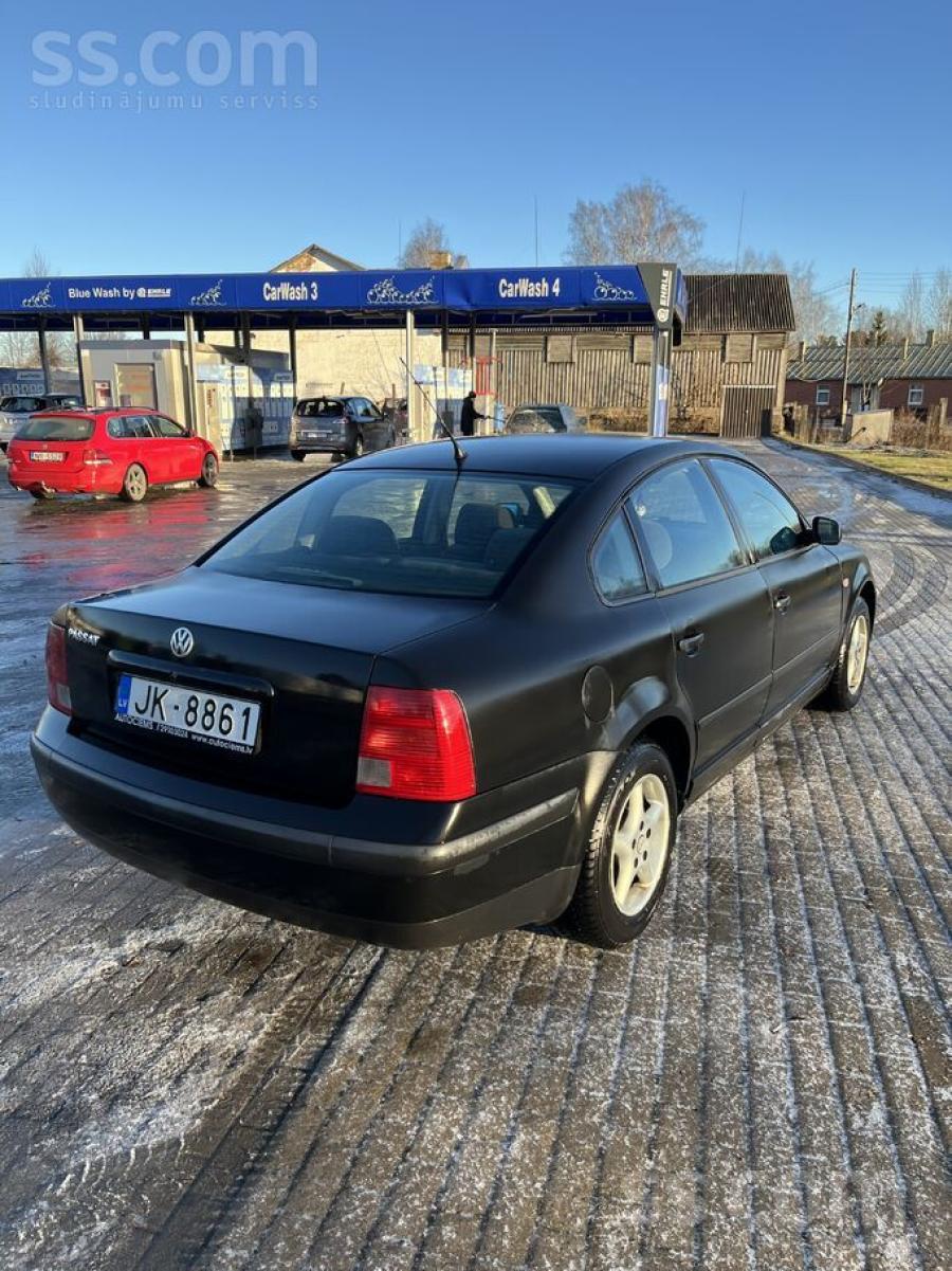 Black Volkswagen Passat B5 1997 in Rezekne, with an engine capacity of 1.90 L and mileage of 424 thousand km for 1000 €, photo 1 on AUTOMOTO.COM.LV
