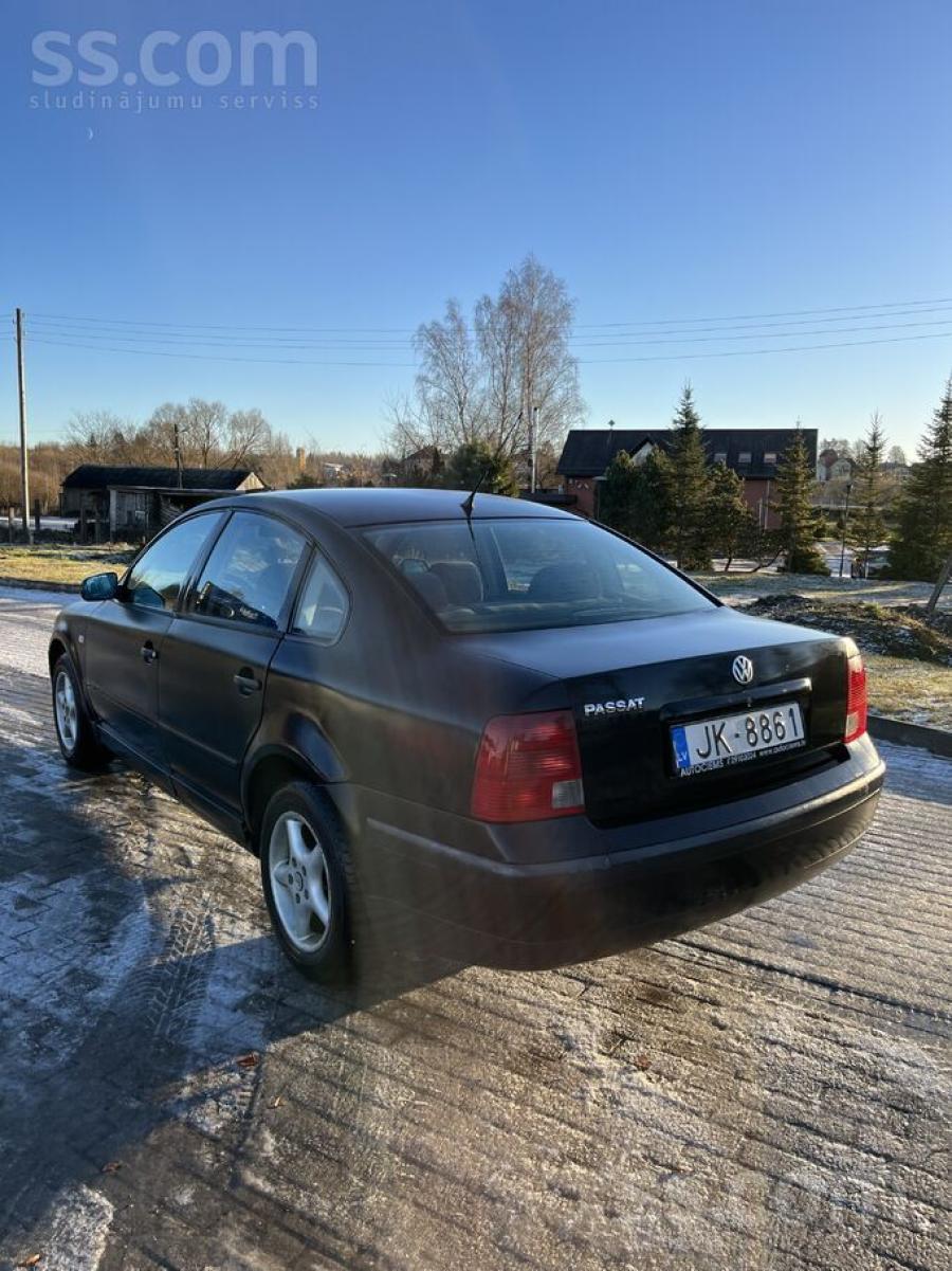 Black Volkswagen Passat B5 1997 in Rezekne, with an engine capacity of 1.90 L and mileage of 424 thousand km for 1000 €, photo 2 on AUTOMOTO.COM.LV