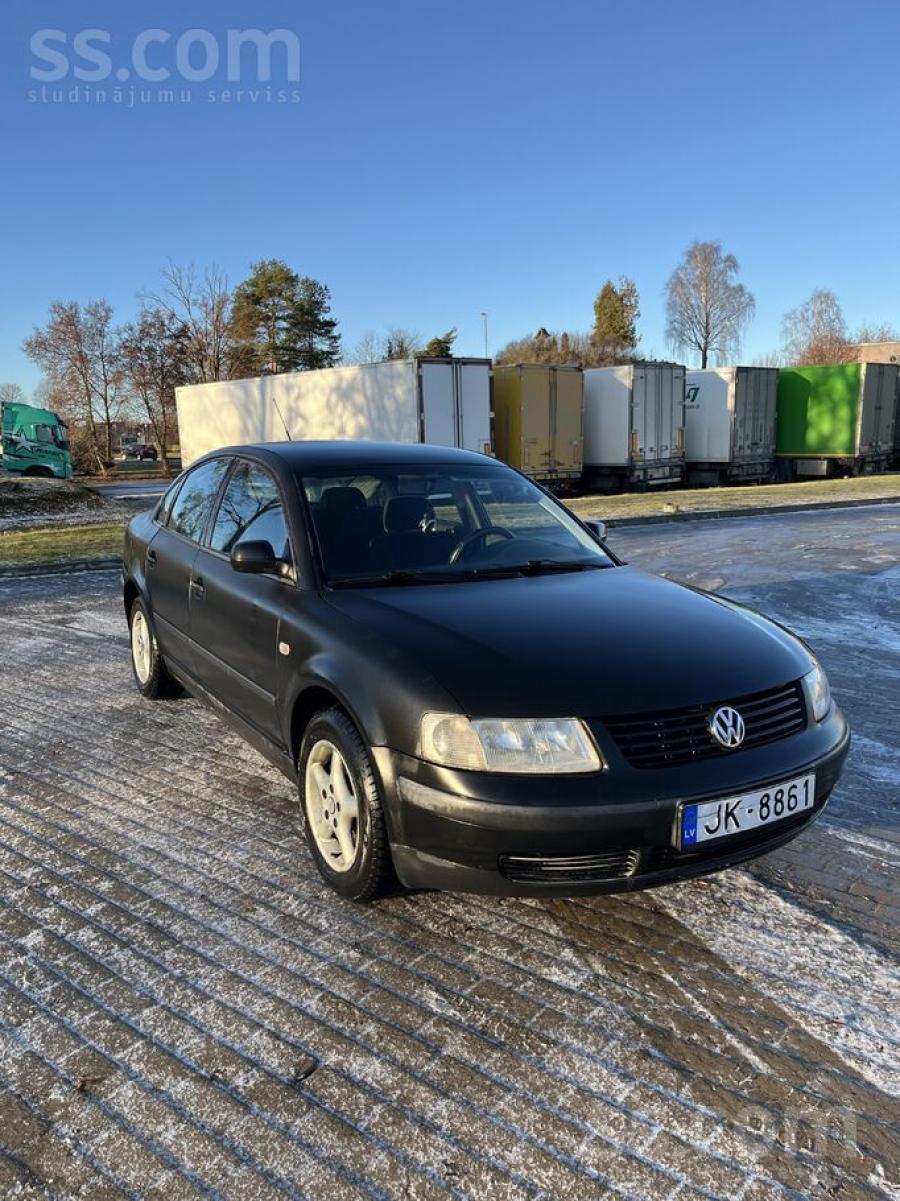 Black Volkswagen Passat B5 1997 in Rezekne, with an engine capacity of 1.90 L and mileage of 424 thousand km for 1000 €, photo 3 on AUTOMOTO.COM.LV