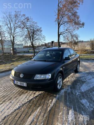 Black Volkswagen Passat B5 1997 in Rezekne, with an engine capacity of 1.90 L and mileage of 424 thousand km for 1000 €, photo 4 on AUTOMOTO.COM.LV