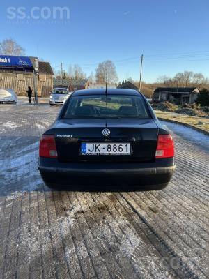 Black Volkswagen Passat B5 1997 in Rezekne, with an engine capacity of 1.90 L and mileage of 424 thousand km for 1000 €, photo 6 on AUTOMOTO.COM.LV