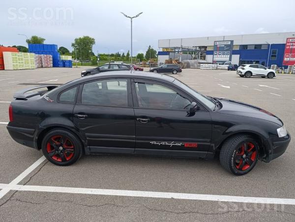 Black Volkswagen Passat B5 1997 in Daugavpils, with an engine capacity of 1.60 L and mileage of 396 thousand km for 1350 €, photo 3 on AUTOMOTO.COM.LV