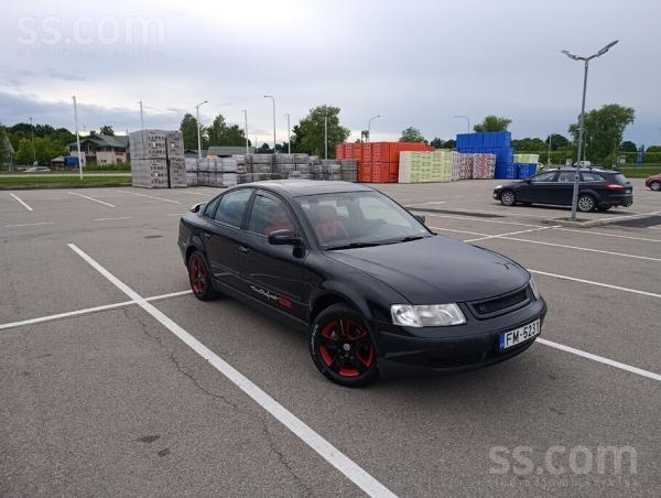 Black Volkswagen Passat B5 1997 in Daugavpils, with an engine capacity of 1.60 L and mileage of 396 thousand km for 1350 €, photo 4 on AUTOMOTO.COM.LV