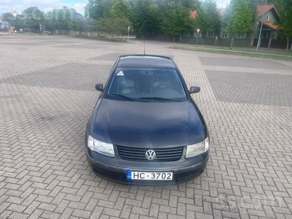 Black Volkswagen Passat B5 1997 in Ventspils, with an engine capacity of 1.90 L and mileage of 346 thousand km for 1000 €, photo 1 on AUTOMOTO.COM.LV