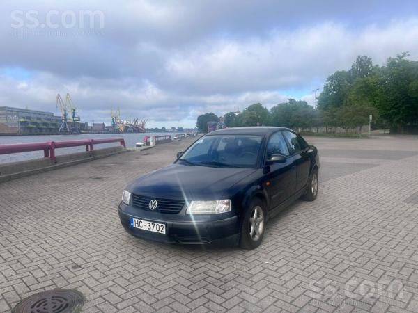 Black Volkswagen Passat B5 1997 in Ventspils, with an engine capacity of 1.90 L and mileage of 346 thousand km for 1000 €, photo 3 on AUTOMOTO.COM.LV