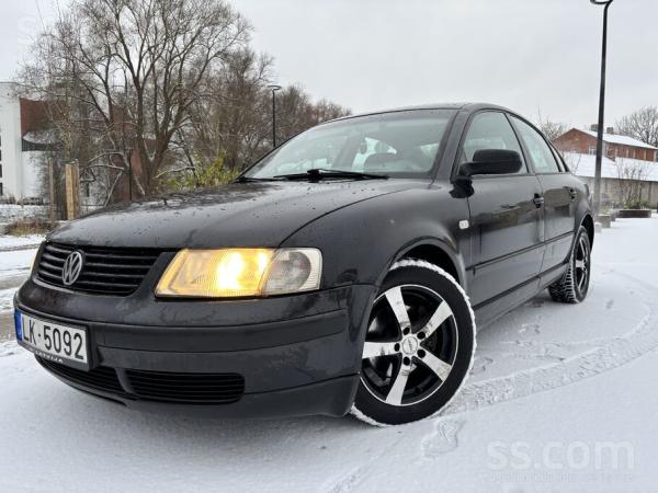 Black Volkswagen Passat B5 2000 in Valmiera, with an engine capacity of 1.90 L and mileage of 305 thousand km for 1050 €, photo 2 on AUTOMOTO.COM.LV