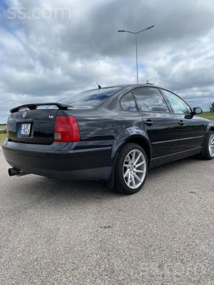 Melns Volkswagen Passat B5 2000 Liepāja, ar dzinēja tilpumu 2.80 L un nobraukumu 362 tūkst. km par 2200 €, foto 5 vietnē AUTOMOTO.COM.LV