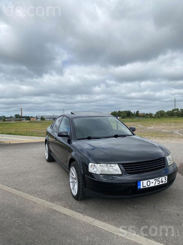 Black Volkswagen Passat B5 2000 in Liepaja, with an engine capacity of 2.80 L and mileage of 362 thousand km for 2200 €, photo 5 on AUTOMOTO.COM.LV