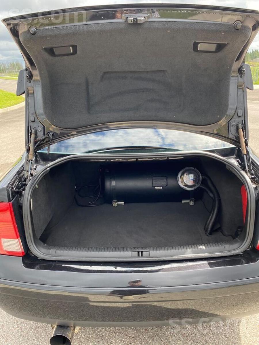 Melns Volkswagen Passat B5 2000 Liepāja, ar dzinēja tilpumu 2.80 L un nobraukumu 362 tūkst. km par 2200 €, foto 10 vietnē AUTOMOTO.COM.LV