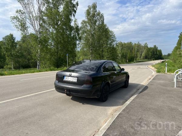 Black Volkswagen Passat B5 2001 in Ludza, with an engine capacity of 1.90 L and mileage of 400 thousand km for 980 €, photo 3 on AUTOMOTO.COM.LV