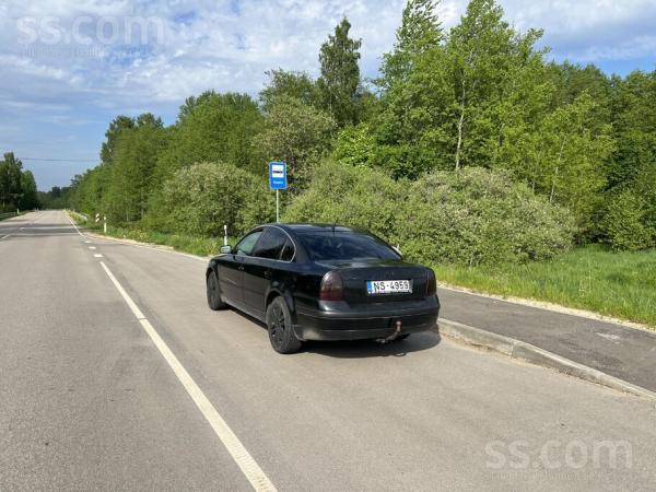 Black Volkswagen Passat B5 2001 in Ludza, with an engine capacity of 1.90 L and mileage of 400 thousand km for 980 €, photo 4 on AUTOMOTO.COM.LV