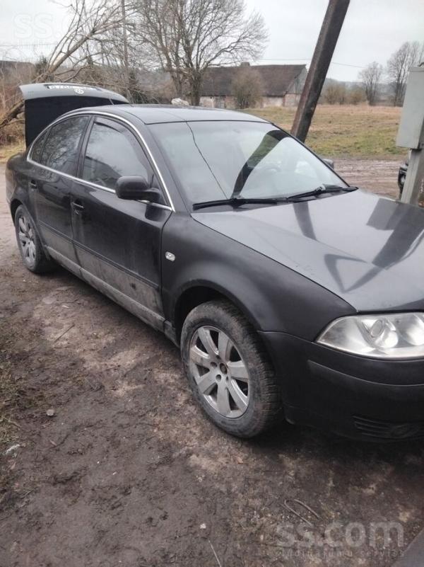 Black Volkswagen Passat B5 2002 in Jelgava, with an engine capacity of 1.90 L and mileage of 323 thousand km for 650 €, photo 3 on AUTOMOTO.COM.LV