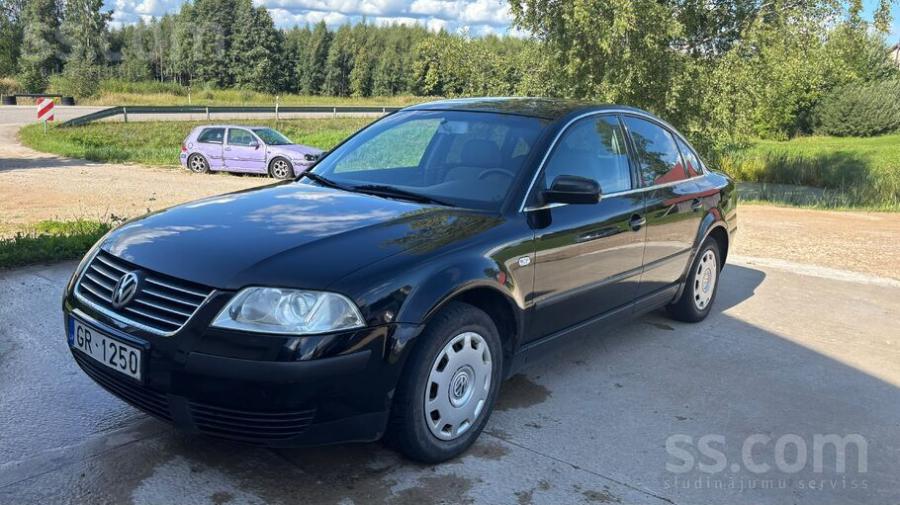 Black Volkswagen Passat B5 2002 in Cesis, with an engine capacity of 2.00 L and mileage of 217 thousand km for 1200 €, photo 1 on AUTOMOTO.COM.LV