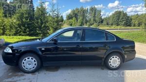 Black Volkswagen Passat B5 2002 in Cesis, with an engine capacity of 2.00 L and mileage of 217 thousand km for 1200 €, photo 10 on AUTOMOTO.COM.LV