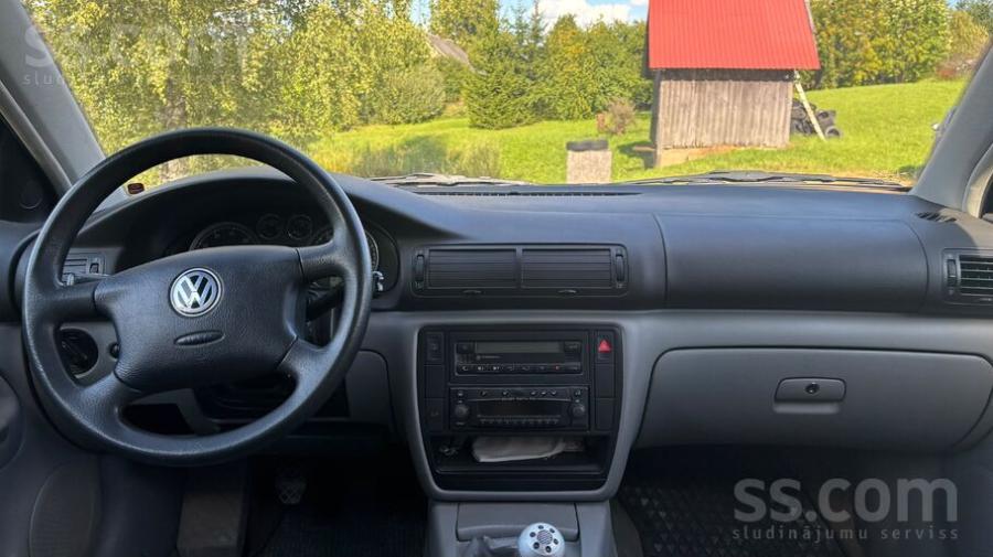 Black Volkswagen Passat B5 2002 in Cesis, with an engine capacity of 2.00 L and mileage of 217 thousand km for 1200 €, photo 11 on AUTOMOTO.COM.LV