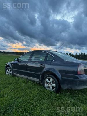 Melns Volkswagen Passat B5 2003 Balvi, ar dzinēja tilpumu 1.90 L un nobraukumu 388 tūkst. km par 1100 €, foto 4 vietnē AUTOMOTO.COM.LV