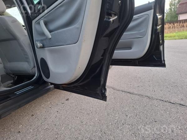 Black Volkswagen Passat B5 2003 in Daugavpils, with an engine capacity of 1.90 L and mileage of 291 thousand km for 750 €, photo 9 on AUTOMOTO.COM.LV
