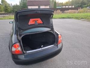 Black Volkswagen Passat B5 2003 in Daugavpils, with an engine capacity of 1.90 L and mileage of 291 thousand km for 750 €, photo 11 on AUTOMOTO.COM.LV
