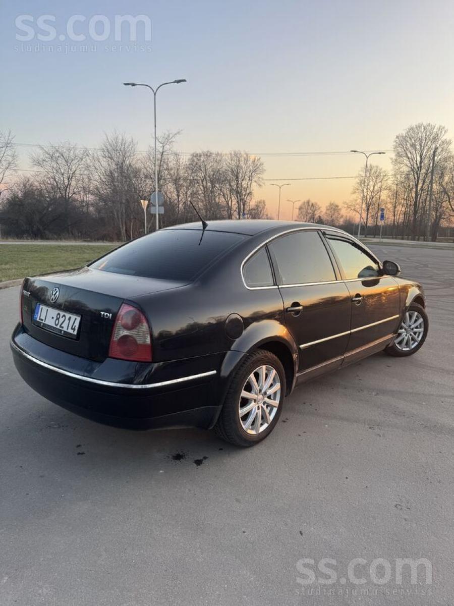 Black Volkswagen Passat B5 2004 in Riga, with an engine capacity of 1.90 L and mileage of 316 thousand km for 2300 €, photo 3 on AUTOMOTO.COM.LV