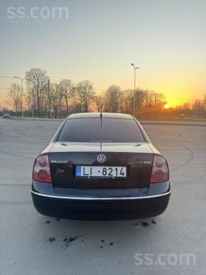 Black Volkswagen Passat B5 2004 in Riga, with an engine capacity of 1.90 L and mileage of 316 thousand km for 2300 €, photo 5 on AUTOMOTO.COM.LV