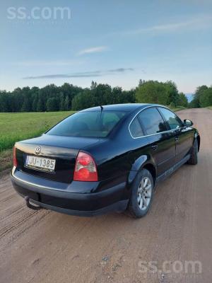 Black Volkswagen Passat B5 2005 in Daugavpils, with an engine capacity of 1.90 L and mileage of 340 thousand km for 1850 €, photo 3 on AUTOMOTO.COM.LV