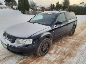 Melns Volkswagen Passat B5 1998 Saldus, ar dzinēja tilpumu 1.90 L un nobraukumu 419 tūkst. km par 2400 €, foto 3 vietnē AUTOMOTO.COM.LV