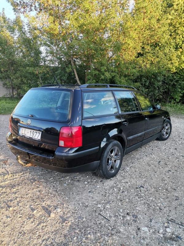 Melns Volkswagen Passat B5 1998 Daugavpils, ar dzinēja tilpumu 1.90 L un nobraukumu 387 tūkst. km par 950 €, foto 7 vietnē AUTOMOTO.COM.LV