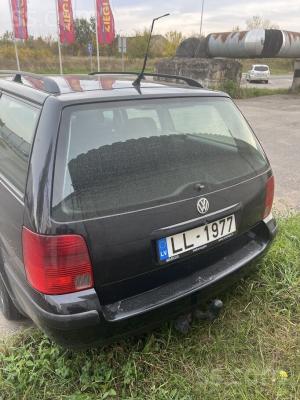 Black Volkswagen Passat B5 1998 in Kraslava, with an engine capacity of 1.90 L and mileage of 387 thousand km for 1650 €, photo 5 on AUTOMOTO.COM.LV