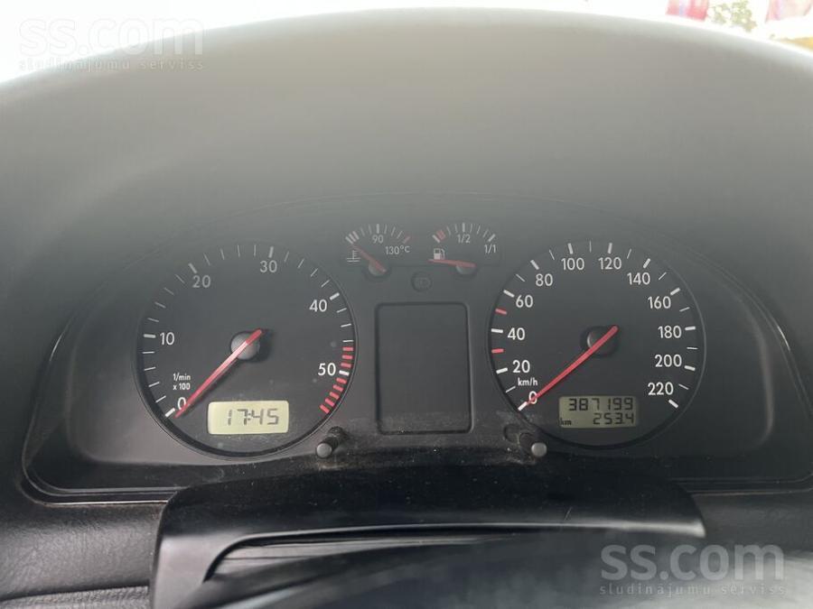 Black Volkswagen Passat B5 1998 in Kraslava, with an engine capacity of 1.90 L and mileage of 387 thousand km for 1650 €, photo 9 on AUTOMOTO.COM.LV