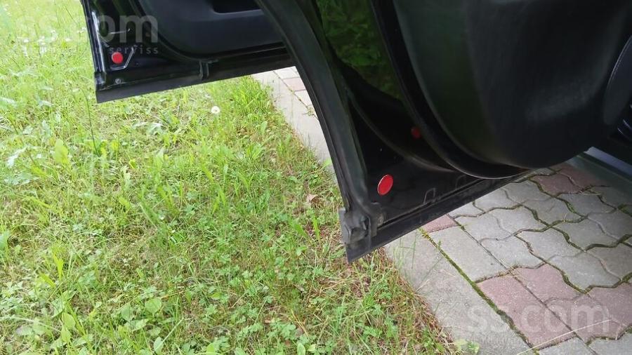 Melns Volkswagen Passat B5 1999 Ogre, ar dzinēja tilpumu 1.90 L un nobraukumu 325 tūkst. km par 2350 €, foto 8 vietnē AUTOMOTO.COM.LV