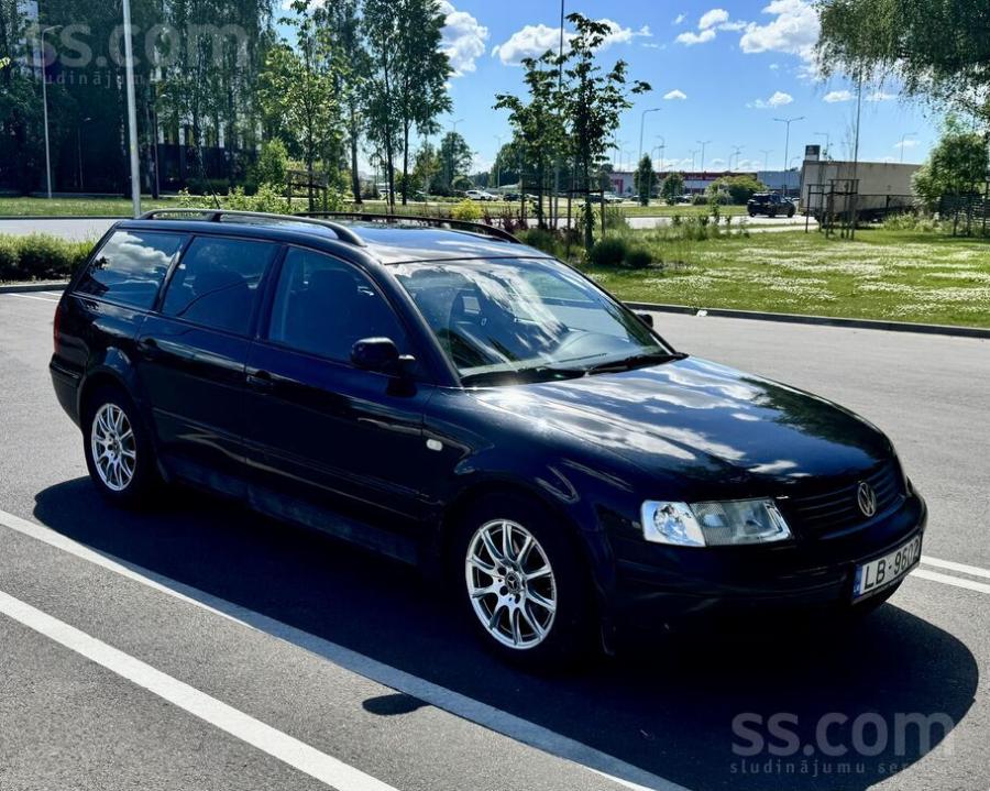 Черный Фольксваген Пассат Б5 2000 в Рига, объемом двигателя 2.50 л и пробегом 408 тыс. км за 1000 €, фото 1 на AUTOMOTO.COM.LV