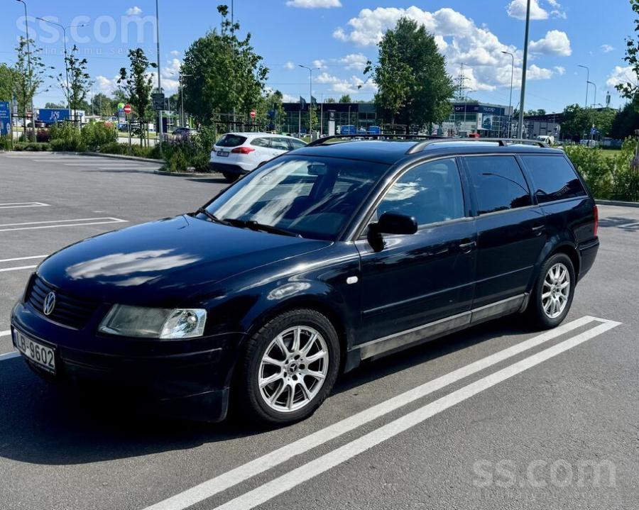 Черный Фольксваген Пассат Б5 2000 в Рига, объемом двигателя 2.50 л и пробегом 408 тыс. км за 1000 €, фото 3 на AUTOMOTO.COM.LV