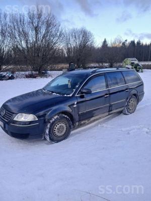 Black Volkswagen Passat B5 2001 in Rezekne, with an engine capacity of 1.90 L and mileage of 393 thousand km for 450 €, photo 5 on AUTOMOTO.COM.LV