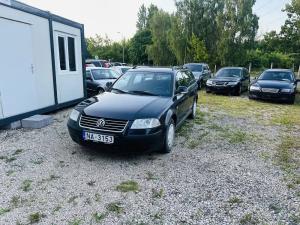 Черный Фольксваген Пассат Б5 2001 в Рига, объемом двигателя 1.90 л и пробегом 374 тыс. км за 1100 €, фото  на AUTOMOTO.COM.LV