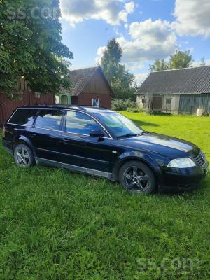 Melns Volkswagen Passat B5 2001 Daugavpils, ar dzinēja tilpumu 1.90 L un nobraukumu 530 tūkst. km par 700 €, foto  vietnē AUTOMOTO.COM.LV