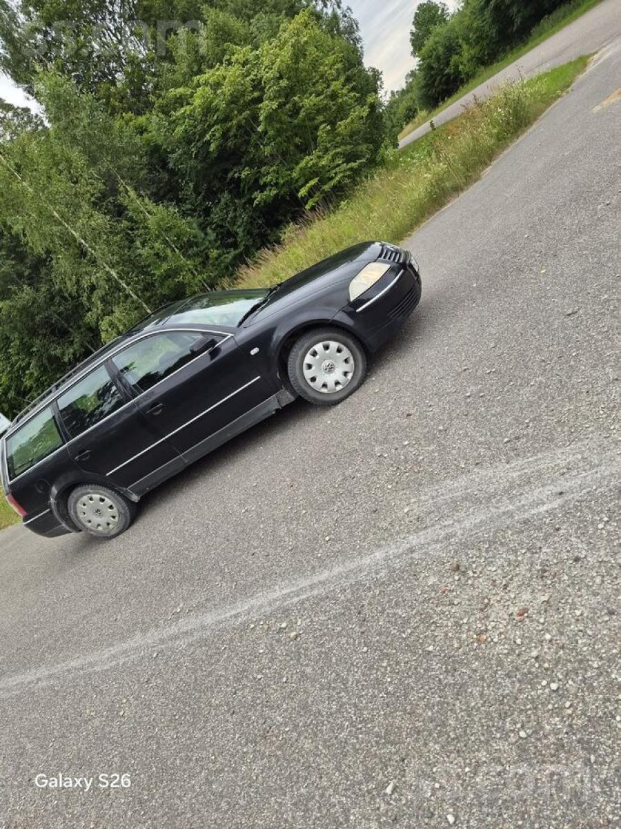 Melns Volkswagen Passat B5 2001 Kuldīga, ar dzinēja tilpumu 1.90 L un nobraukumu 399 tūkst. km par 900 €, foto 3 vietnē AUTOMOTO.COM.LV