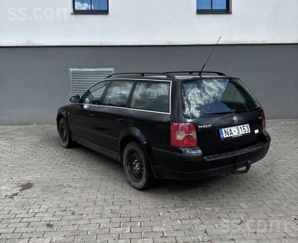 Melns Volkswagen Passat B5 2001 Balvi, ar dzinēja tilpumu 1.90 L un nobraukumu 374 tūkst. km par 1100 €, foto 3 vietnē AUTOMOTO.COM.LV