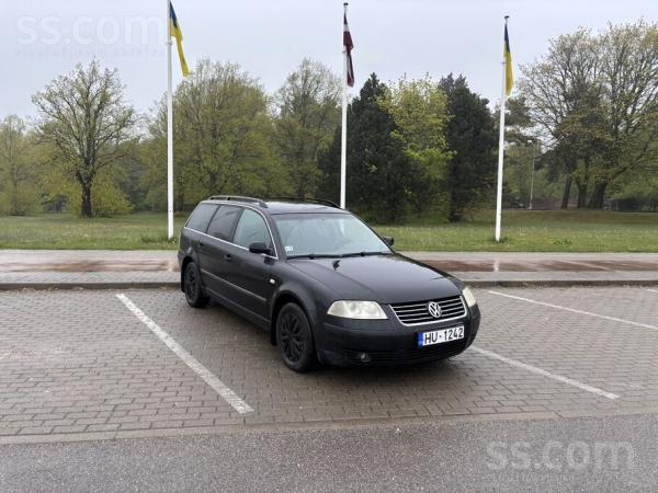 Black Volkswagen Passat B5 2002 in Liepaja, with an engine capacity of 1.90 L and mileage of 315 thousand km for 1030 €, photo 2 on AUTOMOTO.COM.LV