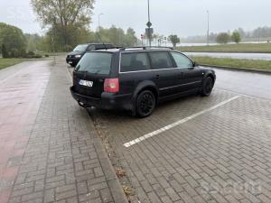 Black Volkswagen Passat B5 2002 in Liepaja, with an engine capacity of 1.90 L and mileage of 315 thousand km for 1030 €, photo 3 on AUTOMOTO.COM.LV
