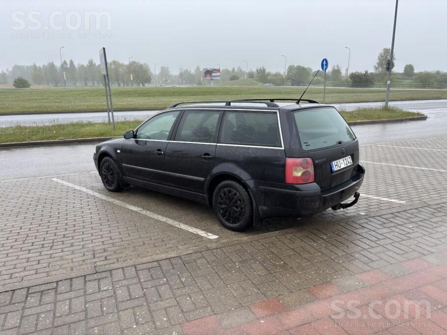 Black Volkswagen Passat B5 2002 in Liepaja, with an engine capacity of 1.90 L and mileage of 315 thousand km for 1030 €, photo 4 on AUTOMOTO.COM.LV