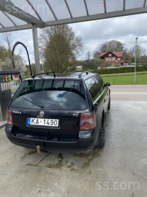 Black Volkswagen Passat B5 2002 in Cesis, with an engine capacity of 1.90 L and mileage of 384 thousand km for 1530 €, photo 4 on AUTOMOTO.COM.LV