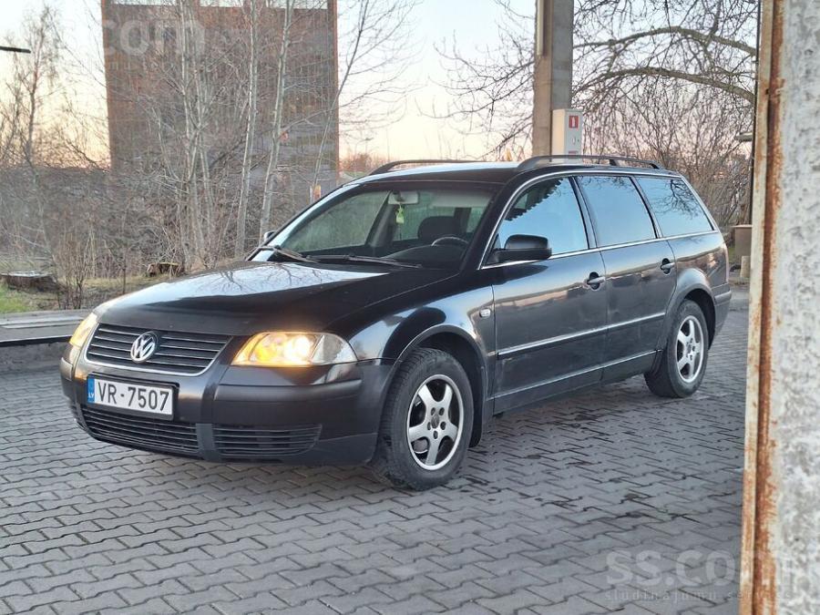 Black Volkswagen Passat B5 2002 in Ventspils, with an engine capacity of 1.90 L and mileage of 334 thousand km for 1100 €, photo 1 on AUTOMOTO.COM.LV