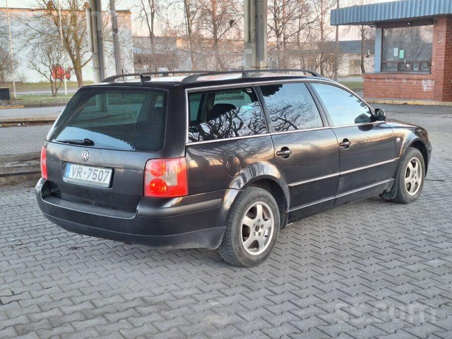 Black Volkswagen Passat B5 2002 in Ventspils, with an engine capacity of 1.90 L and mileage of 334 thousand km for 1100 €, photo 4 on AUTOMOTO.COM.LV