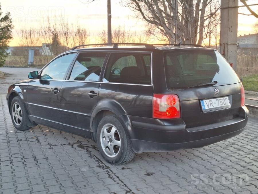 Black Volkswagen Passat B5 2002 in Ventspils, with an engine capacity of 1.90 L and mileage of 334 thousand km for 1100 €, photo 5 on AUTOMOTO.COM.LV