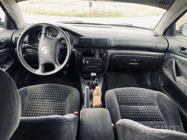 Black Volkswagen Passat B5 2002 in Rezekne, with an engine capacity of 1.90 L and mileage of 497 thousand km for 2700 €, photo 7 on AUTOMOTO.COM.LV