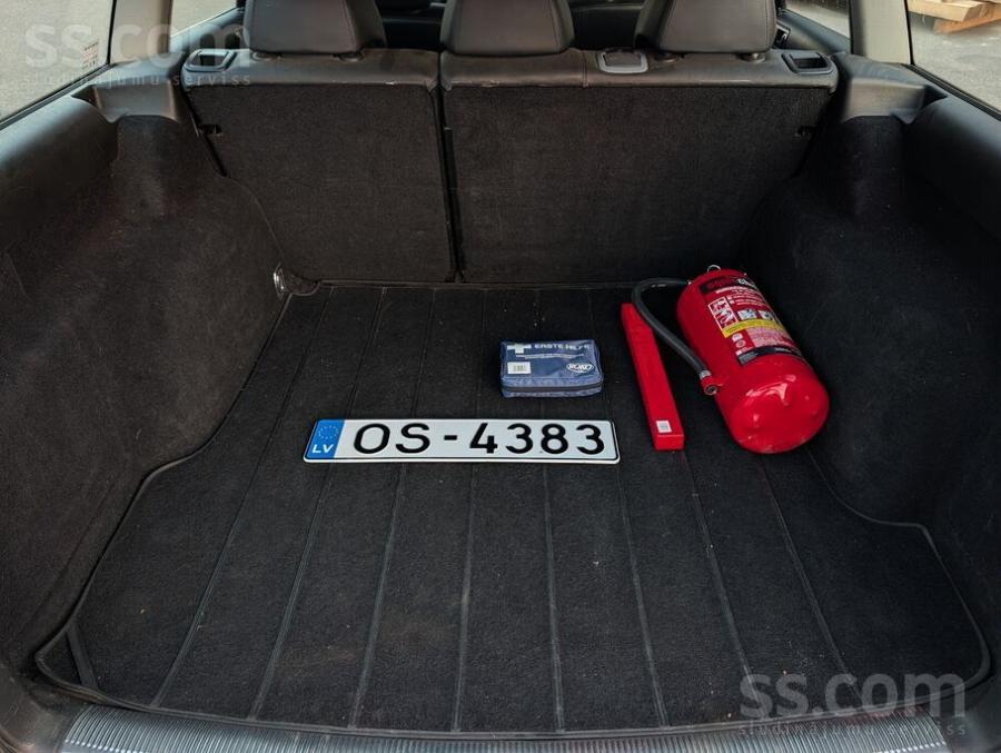 Черный Фольксваген Пассат Б5 2002 в Юрмала, объемом двигателя 1.90 л и пробегом 414 тыс. км за 1990 €, фото 14 на AUTOMOTO.COM.LV