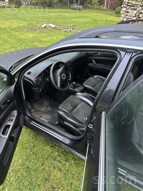 Black Volkswagen Passat B5 2002 in Talsi, with an engine capacity of 2.50 L and mileage of 331 thousand km for 500 €, photo 6 on AUTOMOTO.COM.LV