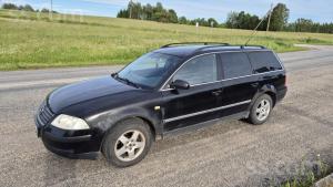Black Volkswagen Passat B5 2003 in Jekabpils, with an engine capacity of 1.90 L and mileage of 489 thousand km for 1100 €, photo 2 on AUTOMOTO.COM.LV